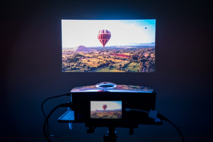 How To Connect Your Phone To An Rca Projector In 4 Easy Steps - Radar ...